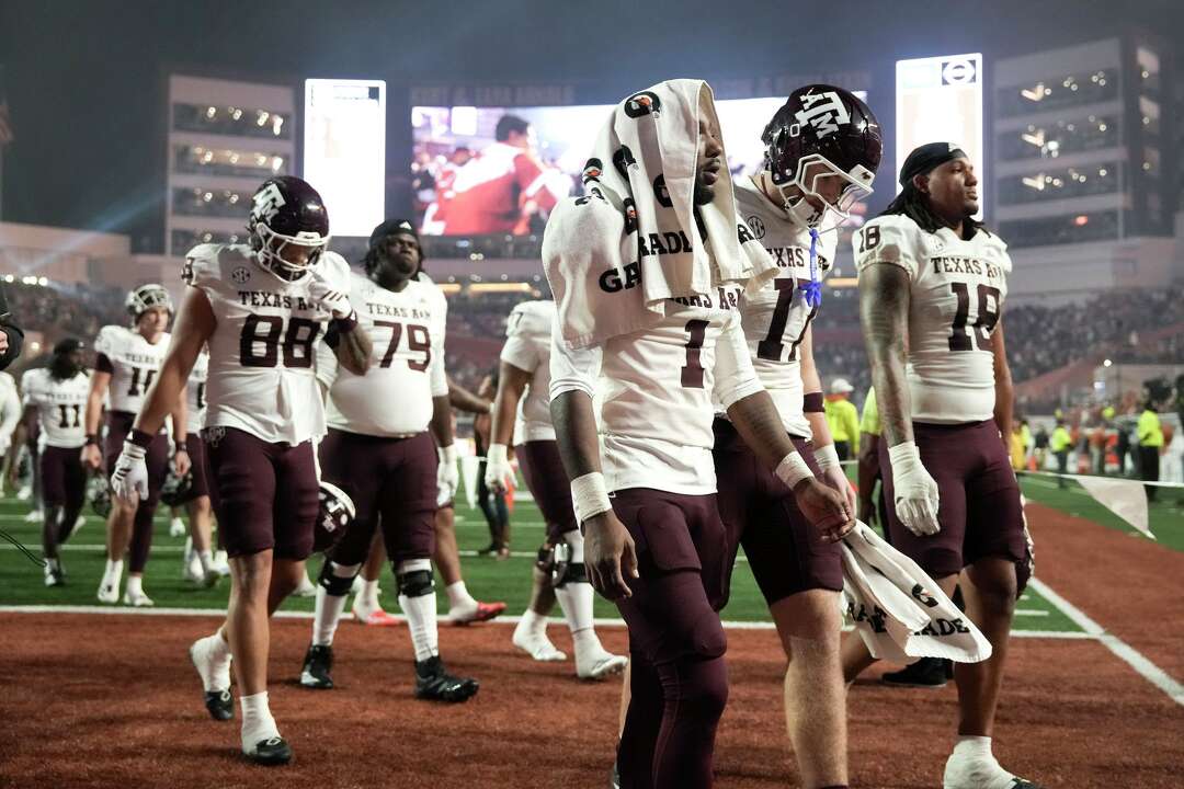 Texas' Michael Taaffe closes DKR career with interception vs. A&M