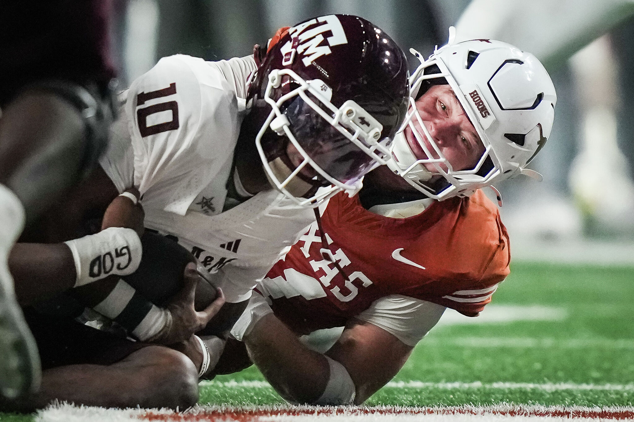 Texas football players sign with NFL teams as undrafted free agents