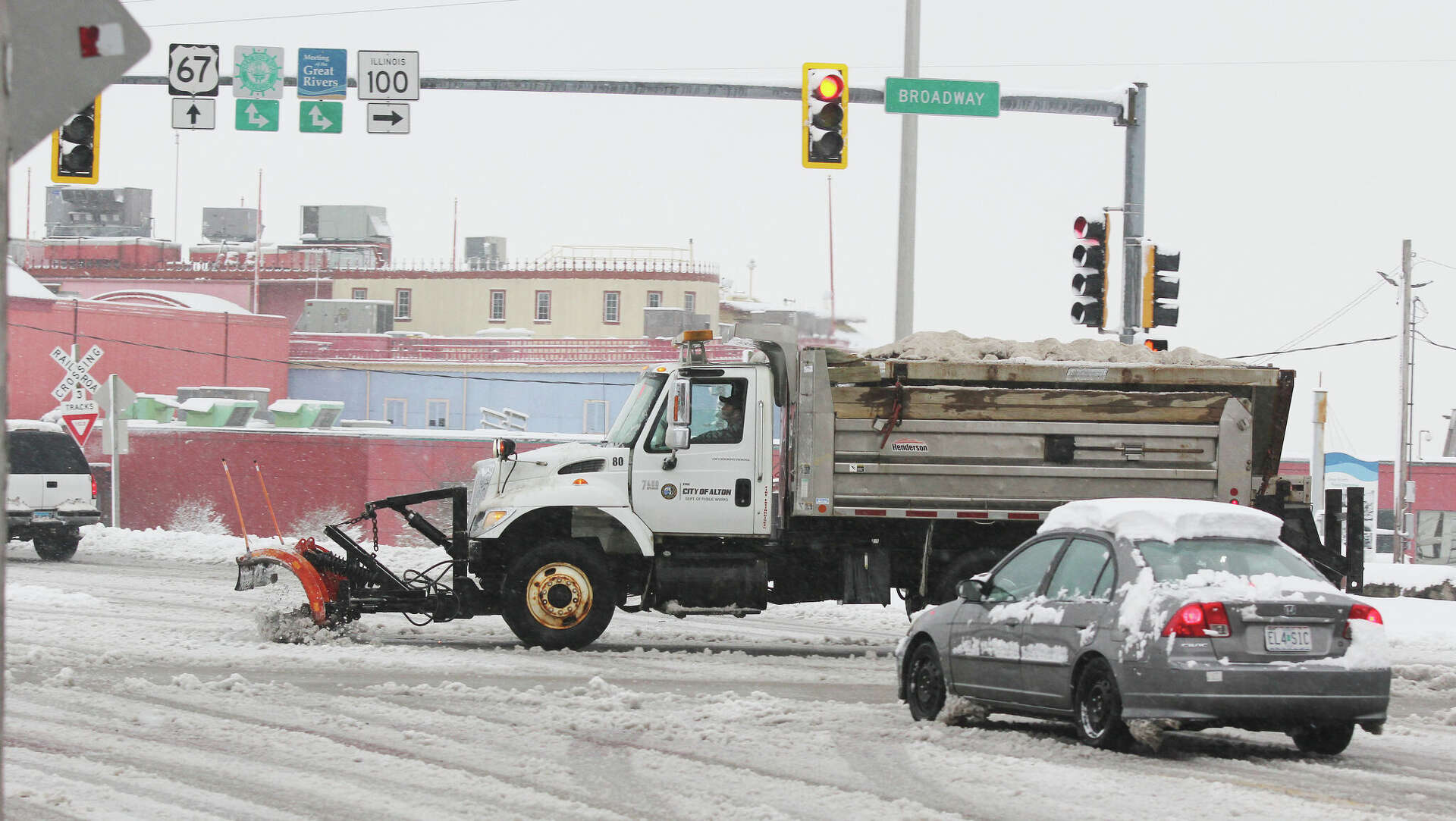 Riverbend snowstorm drops 8.5 inches in Edwardsville