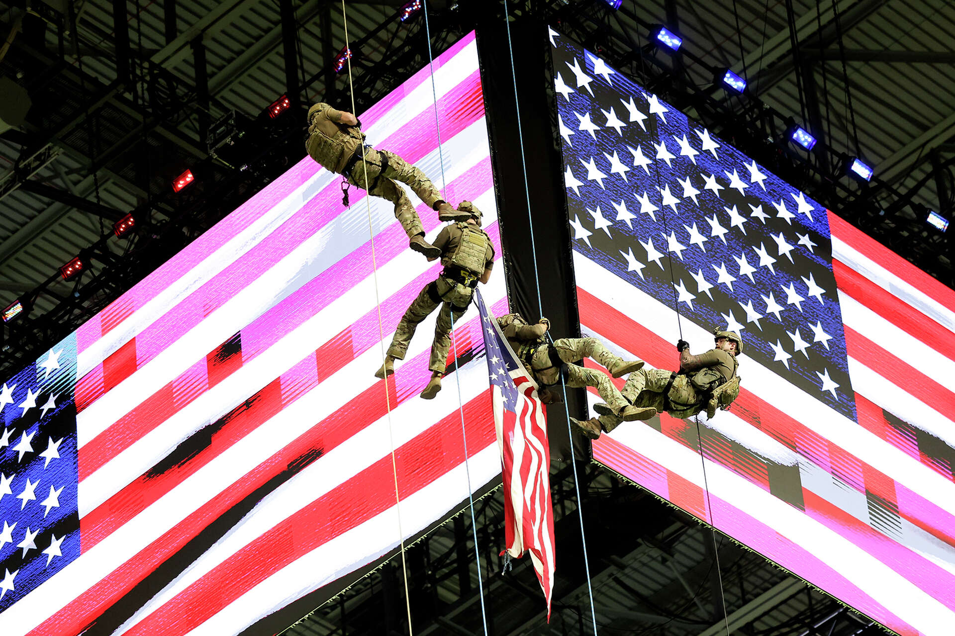 UTSA football's Alamodome streak snapped as Army struggles persist