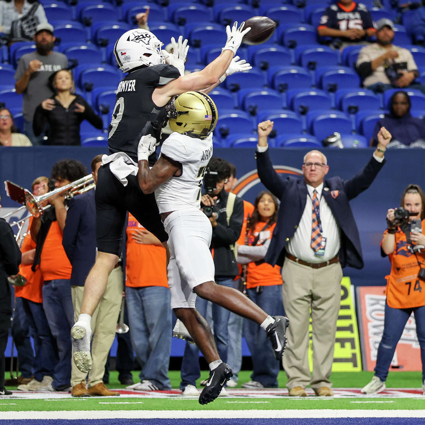 UTSA football's Alamodome streak snapped as Army struggles persist