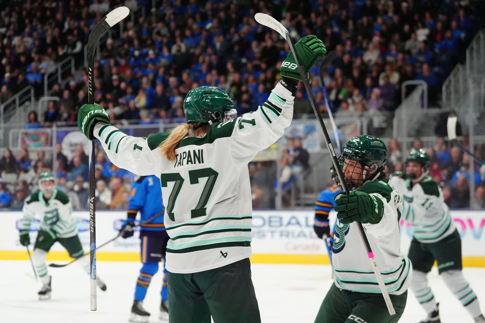 Tapani nets winner as Fleet defeat Sceptres 3-1