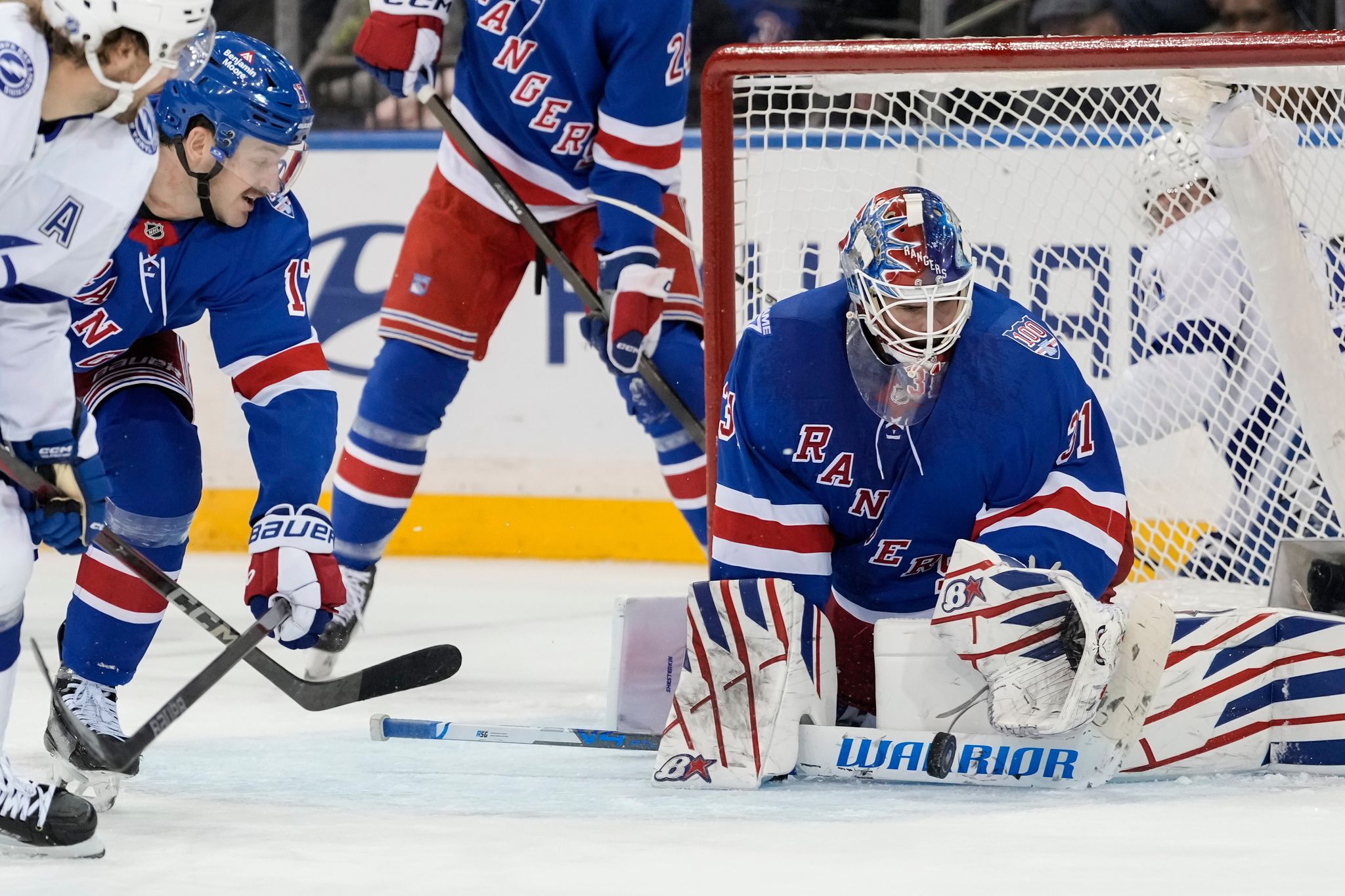 Rangers fail to duplicate road success at MSG, fall to 2-8-1 at home ...