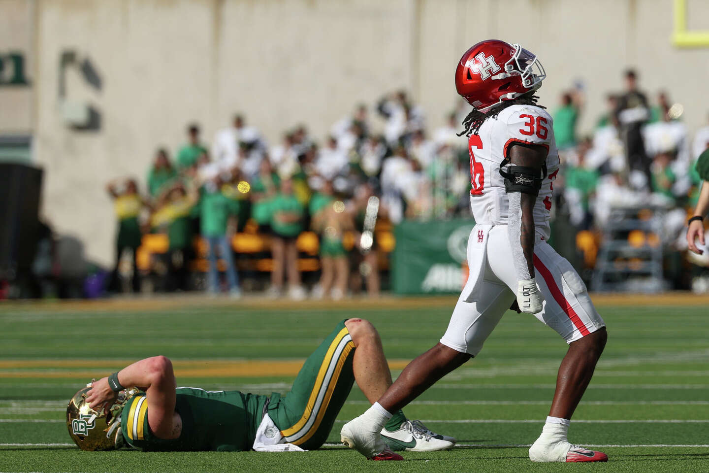 Houston Cougars beat Baylor Bears, go unbeaten in road games