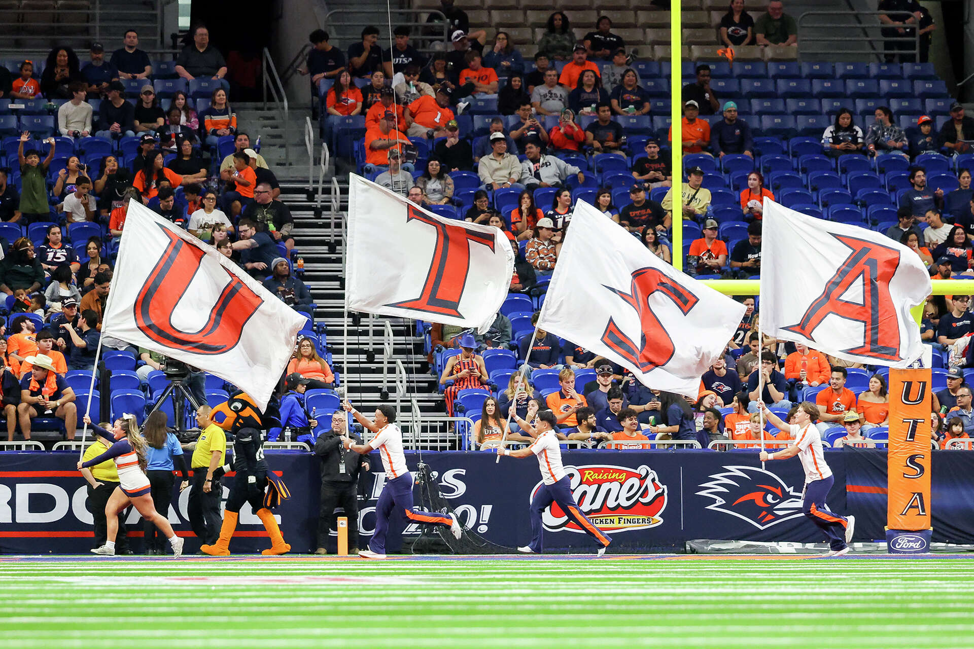 UTSA, UIW ranked on U.S. News top 100 online bachelor's programs list