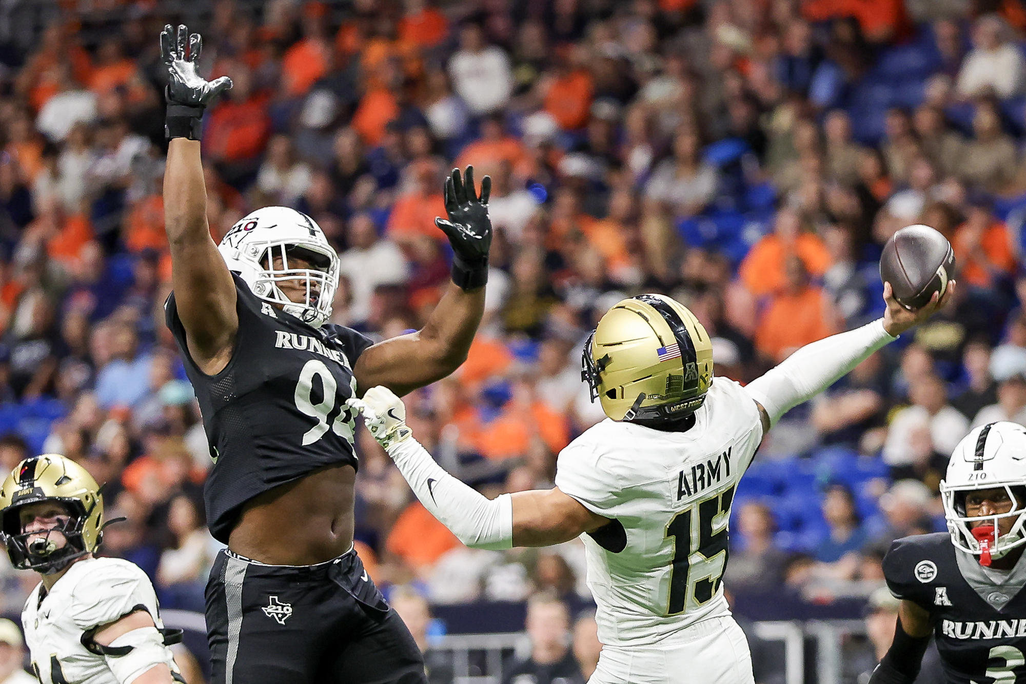 UTSA football's Alamodome streak snapped as Army struggles persist