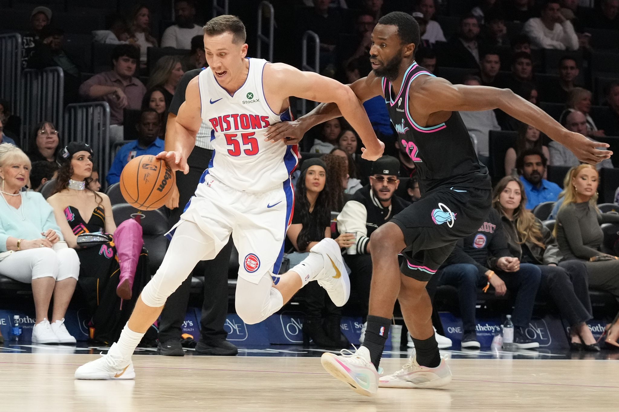 Duncan Robinson gets a win in return to Miami, as Pistons hold off Heat 138-135