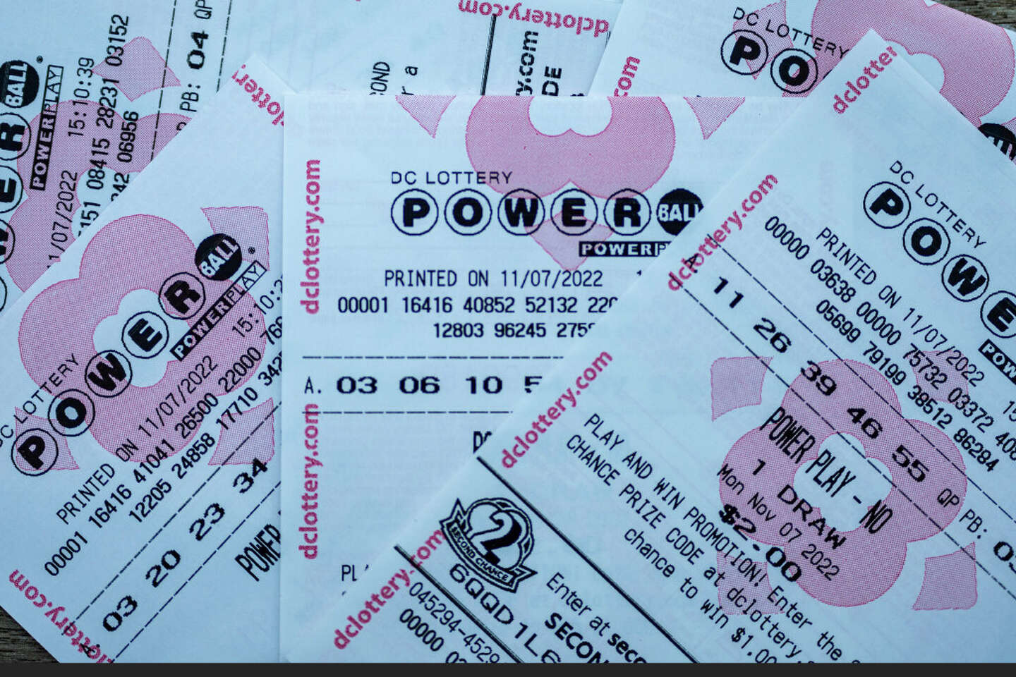 2 Powerball tickets in CT win $100K amid $1.8 billion jackpot