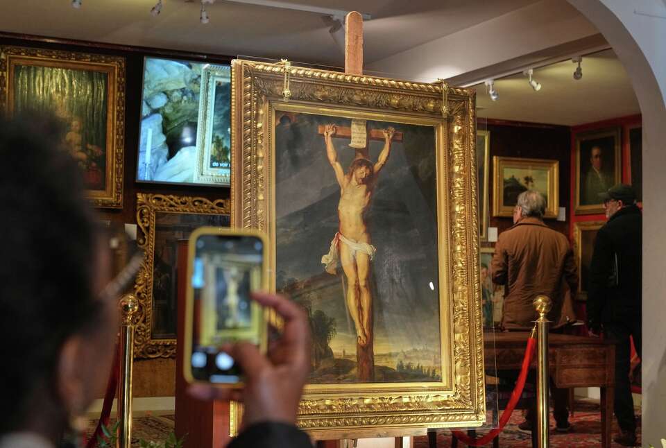 A long-lost Rubens painting depicting Crucifixion sells for $2.7 million