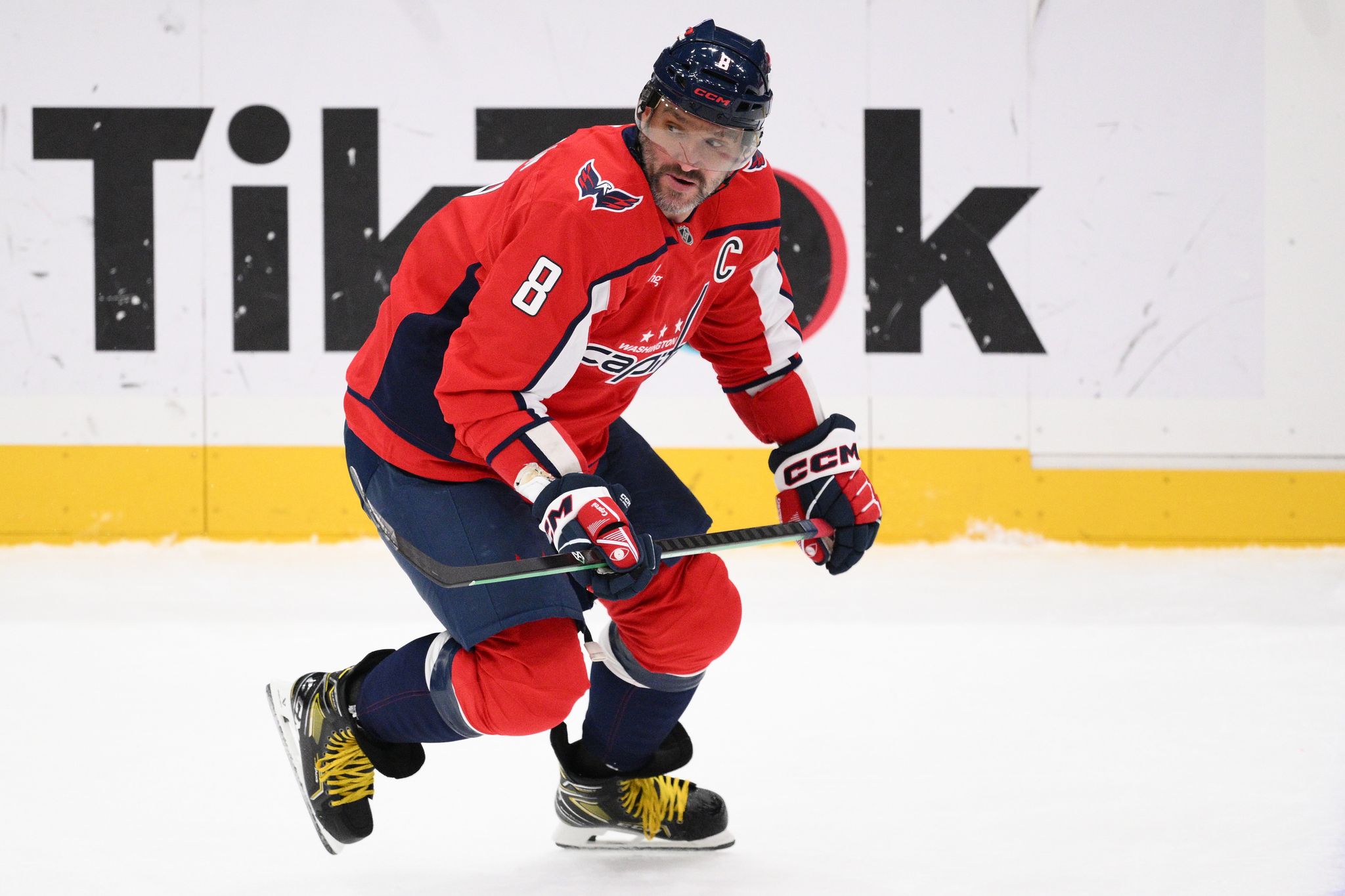 Wilson scores twice as the Capitals beat the Islanders 4-1 for their ...