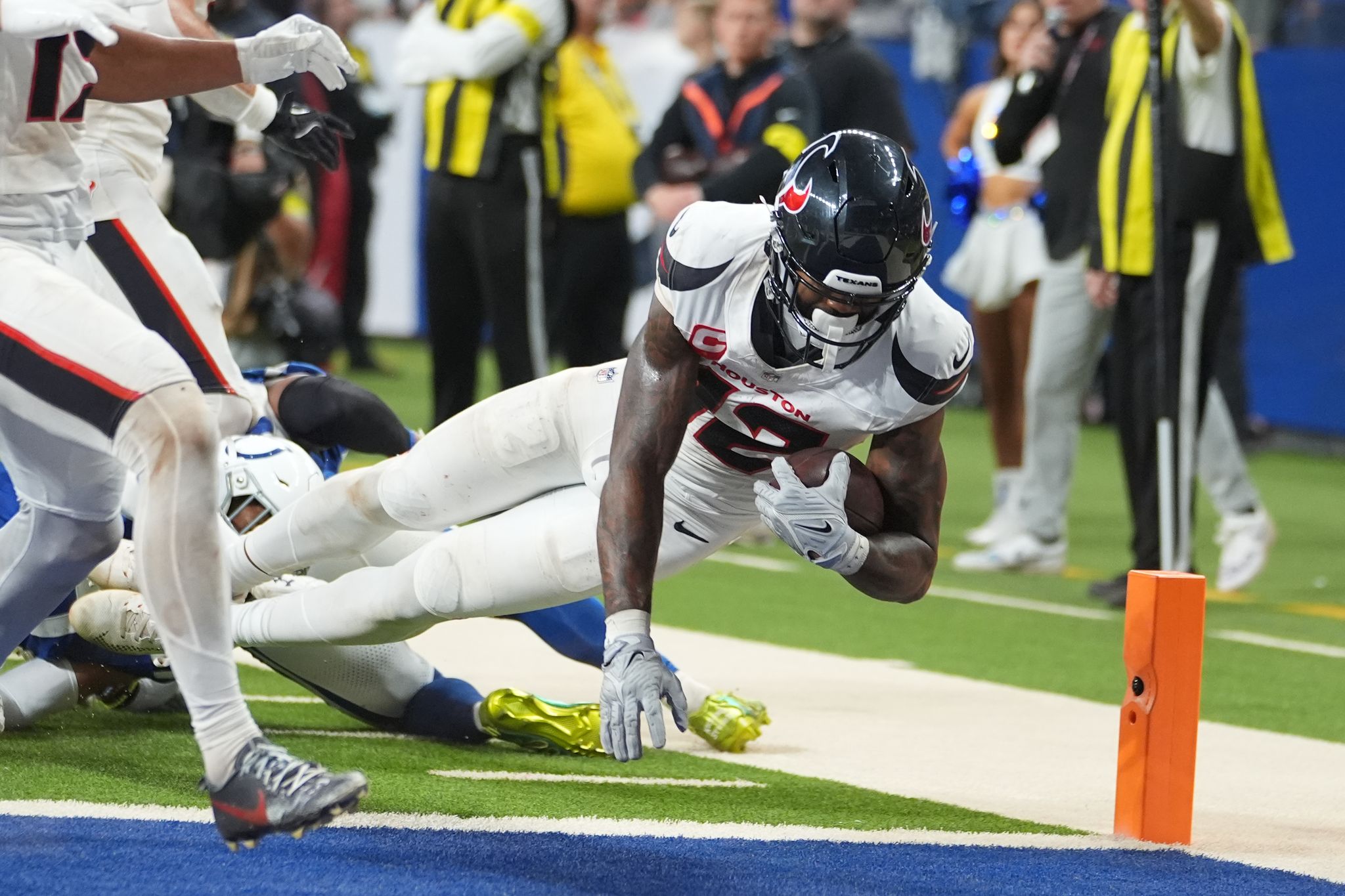 Texans corral high-scoring Colts and narrow AFC South race with 20-16 ...