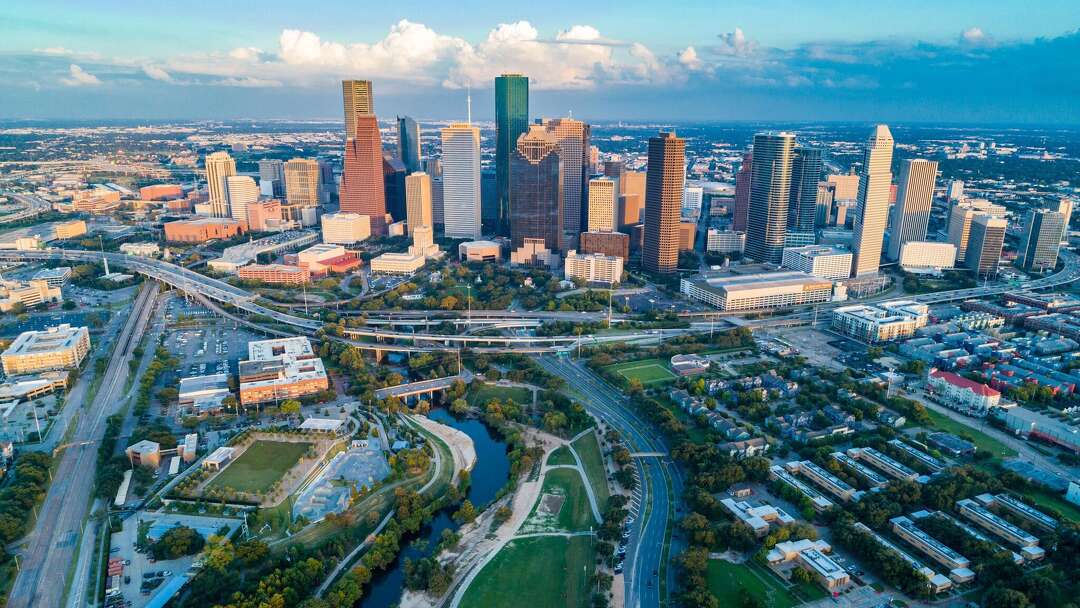 Booker T honors Houston's pro wrestling legacy with belt