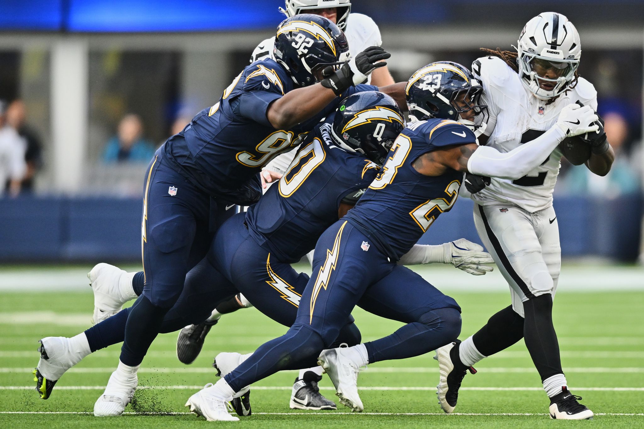 Ashton Jeanty struggles to find success behind Raiders' weak offensive line