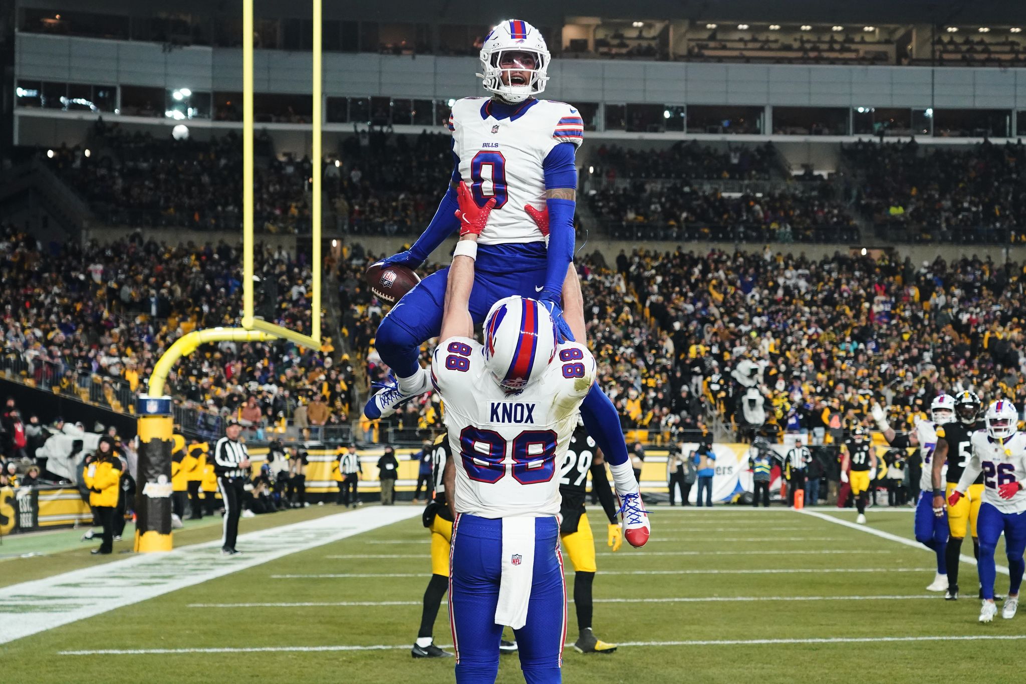 Josh Allen establece récord de anotaciones terrestres para un QB y ...