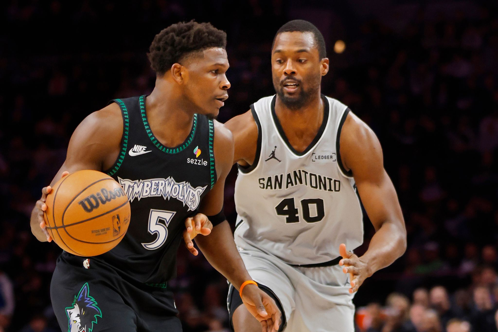 Edwards establece récord de franquicia de Wolves en victoria 125-112 ...