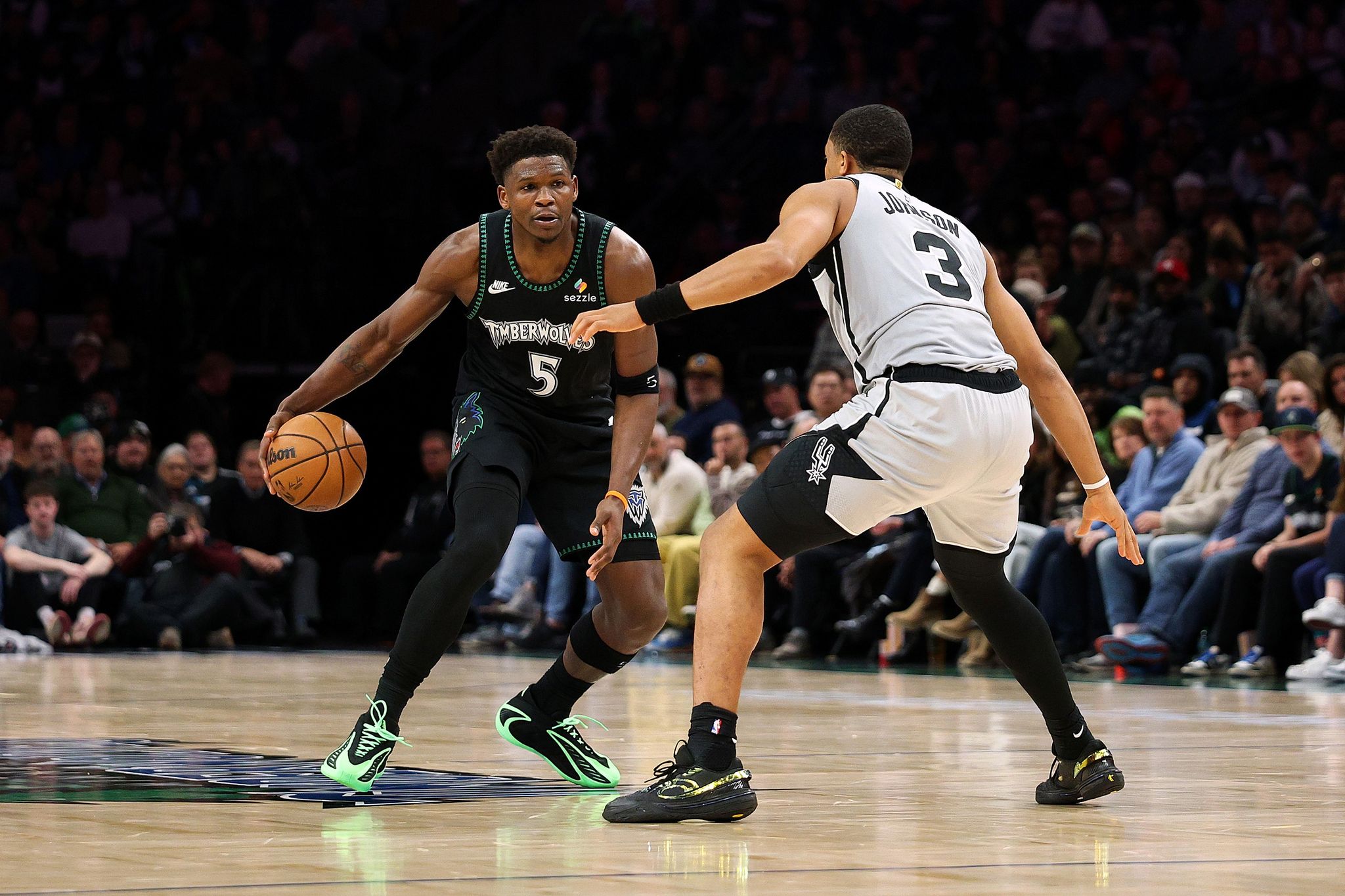 Spurs' 3-point defense collapses in fourth vs. Timberwolves
