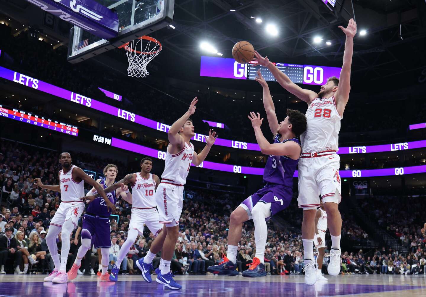 Houston Rockets' rally falls short as Utah Jazz get split