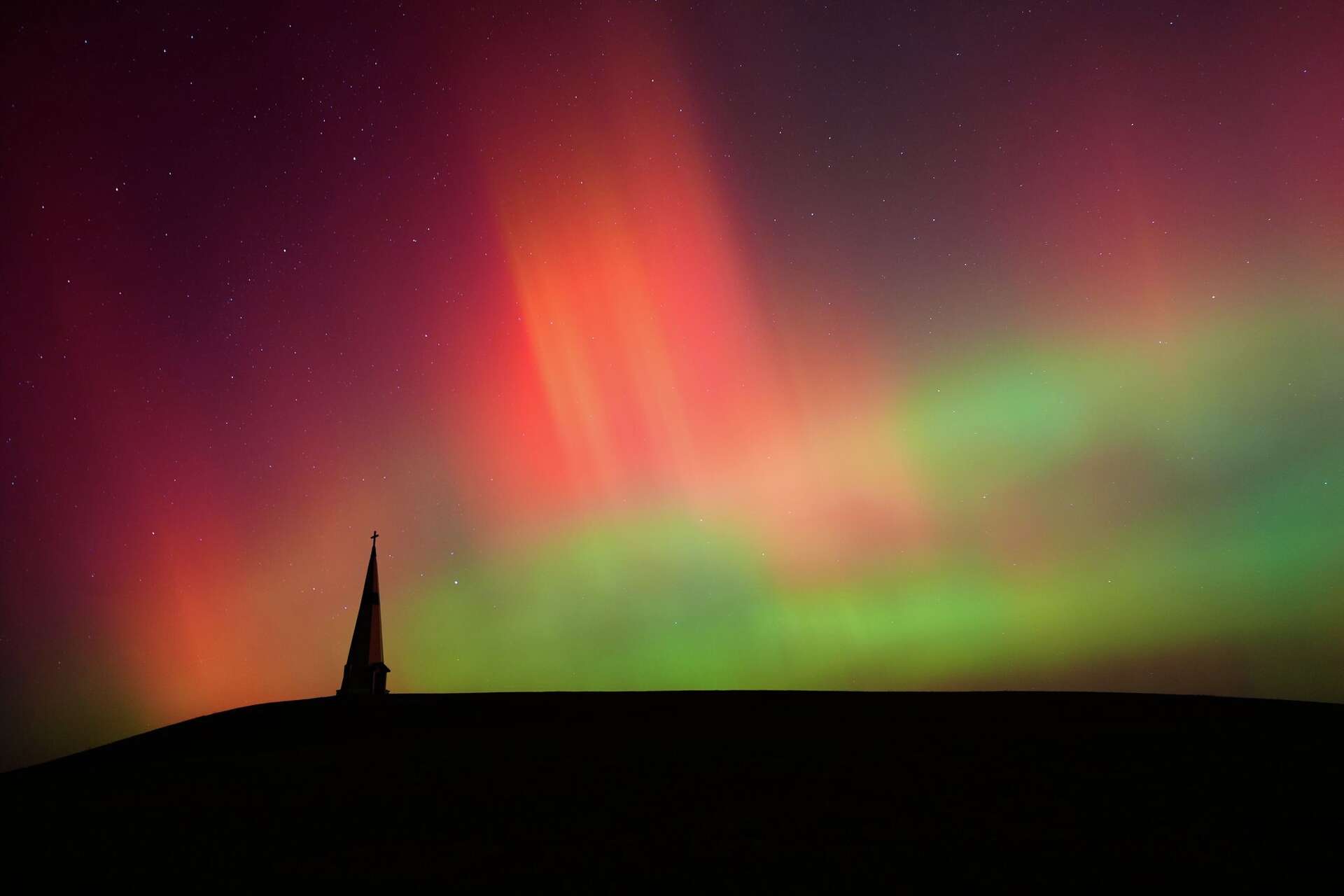 Northern lights could be visible again tonight in New York