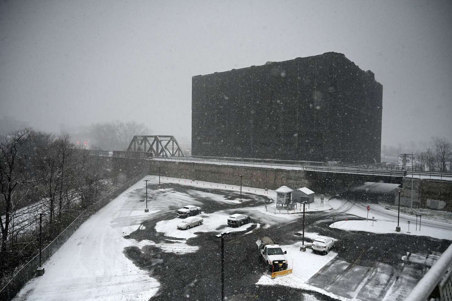Storm brings snow, commuter crashes on Thruway, Northway