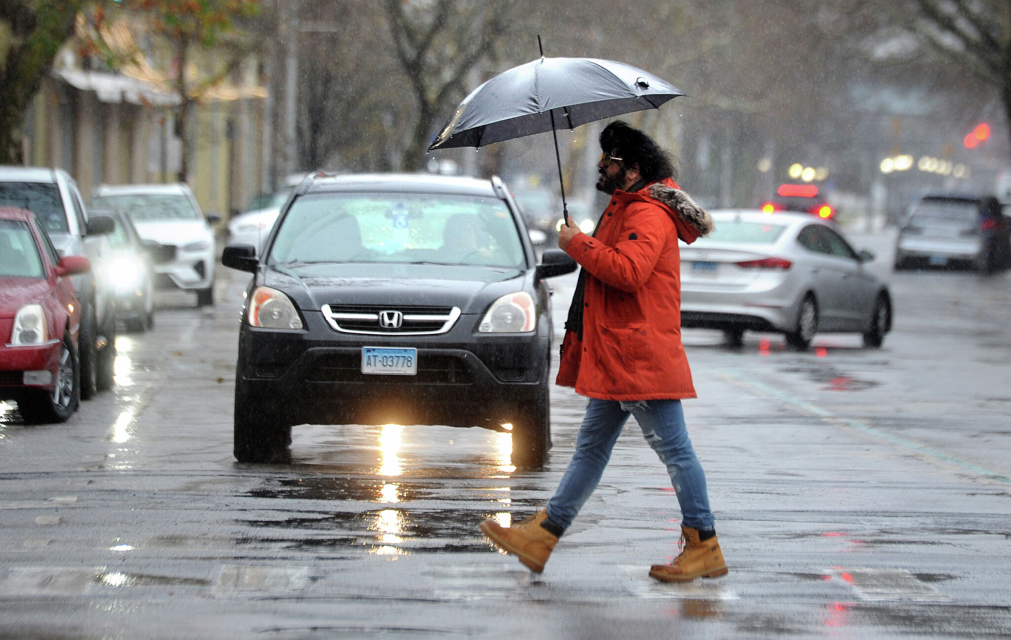 Storm brings strong winds, heavy rain to CT Friday