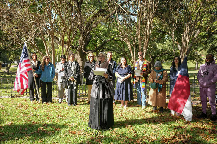 Austin Muslim group urges state leaders to denounce park harassment