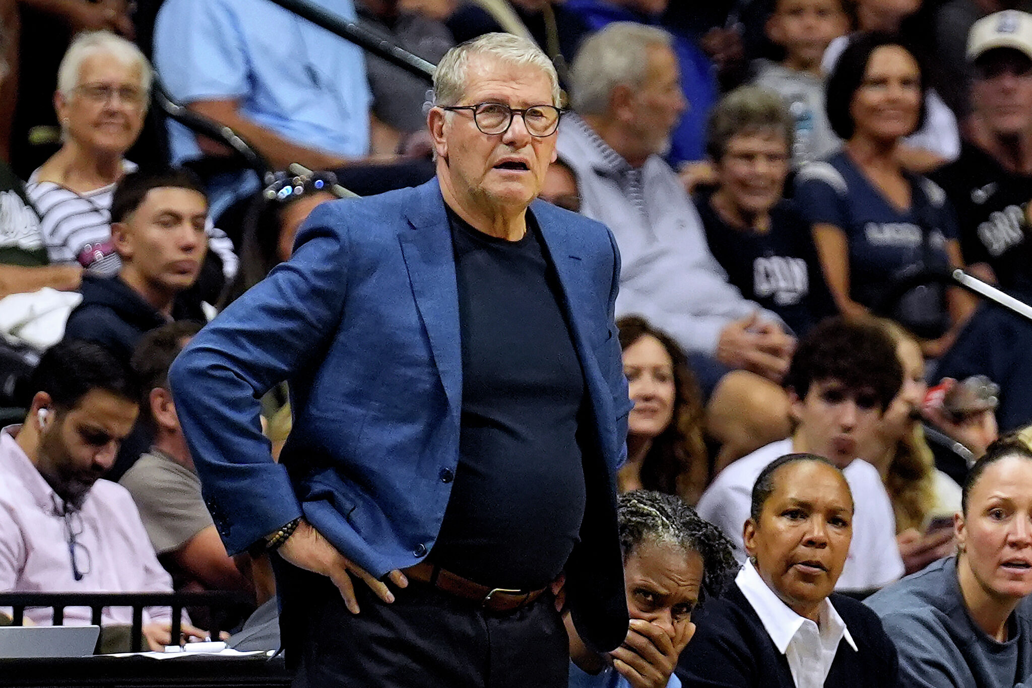 Baker-Mazara has 25 points and No. 24 USC downs Oregon 82-77