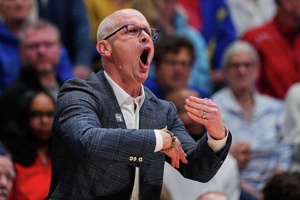UConn men's freshmen lead Huskies to first-ever win over Kansas