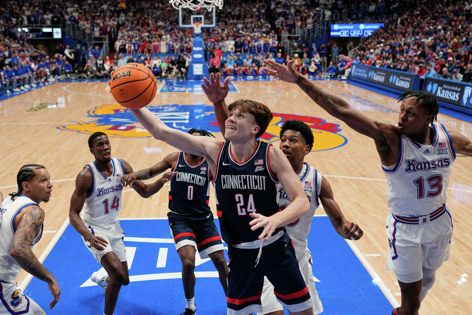 Freshman Braylon Mullins was UConn's 'killer' in win at Kansas