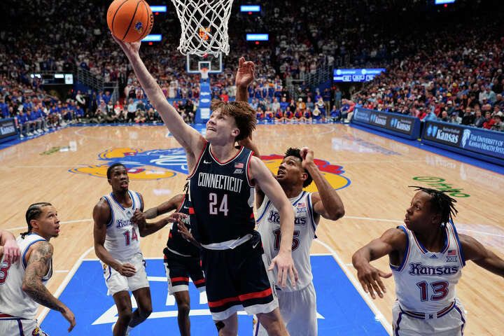 Freshman Braylon Mullins was UConn's 'killer' in win at Kansas