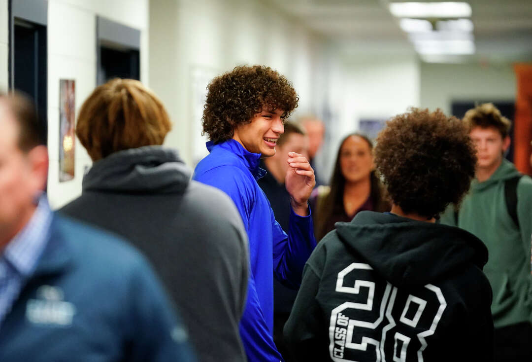 Smithson Valley senior Hudson Woods signs with SMU football