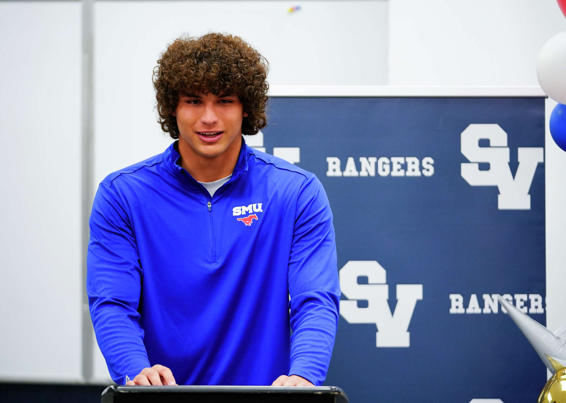 Smithson Valley senior Hudson Woods signs with SMU football