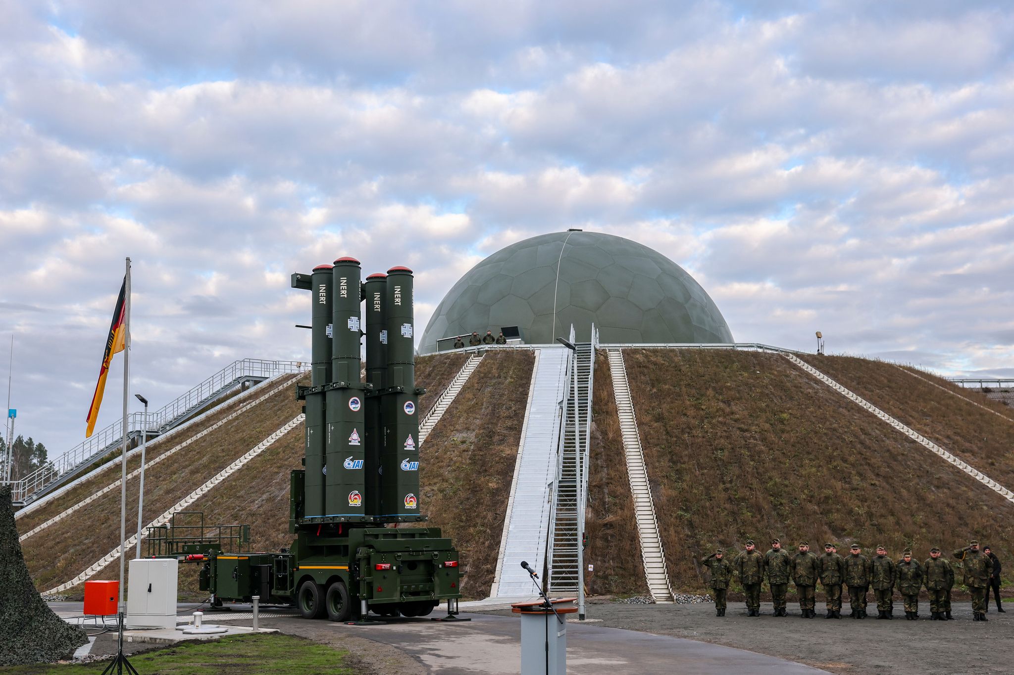 Germany starts putting into place the Arrow 3 missile defense system ...