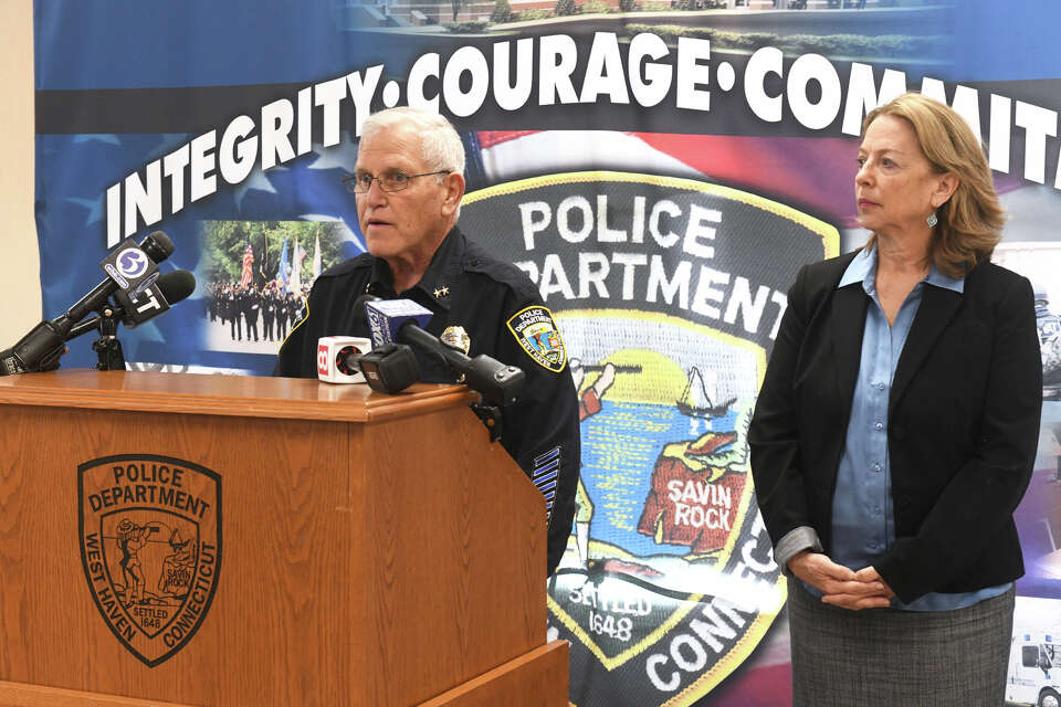 West Haven cop hit man 18 times after getting punched in face: Warrant