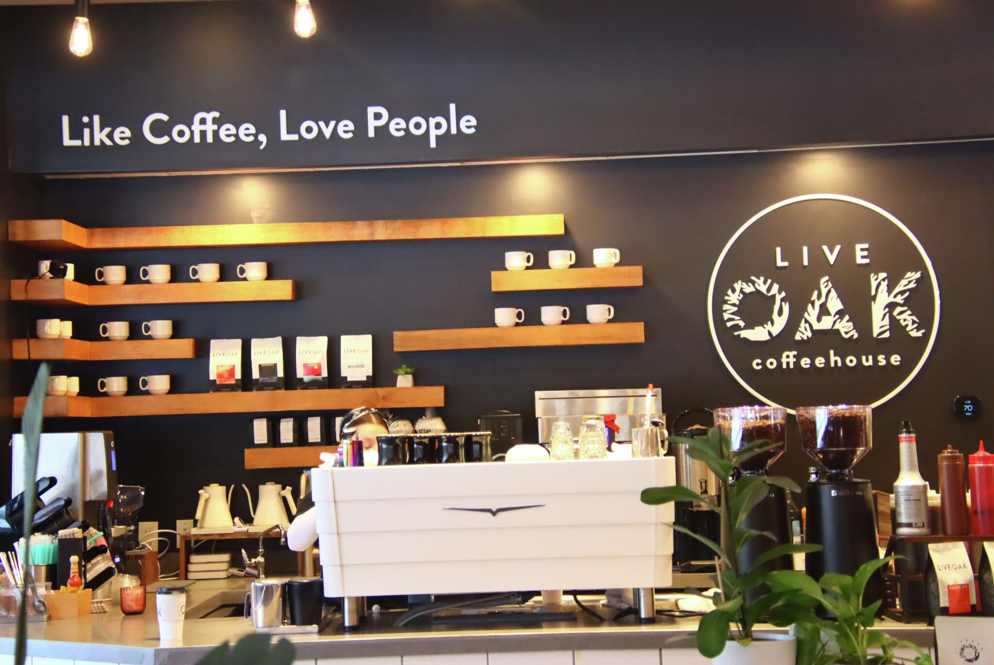 Live Oak holds soft opening on Dec. 3 and 4 at former Grove Tea Lounge