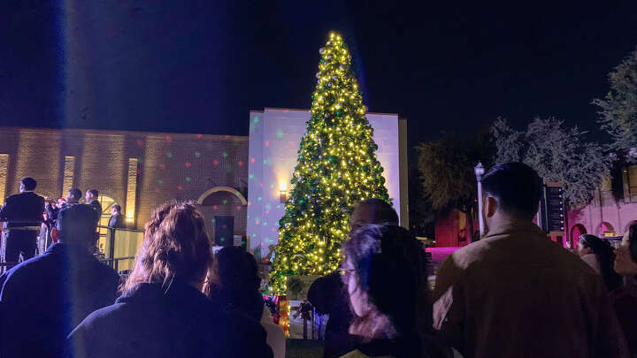 PHOTOS: LC lights up campus with annual Christmas tree celebration