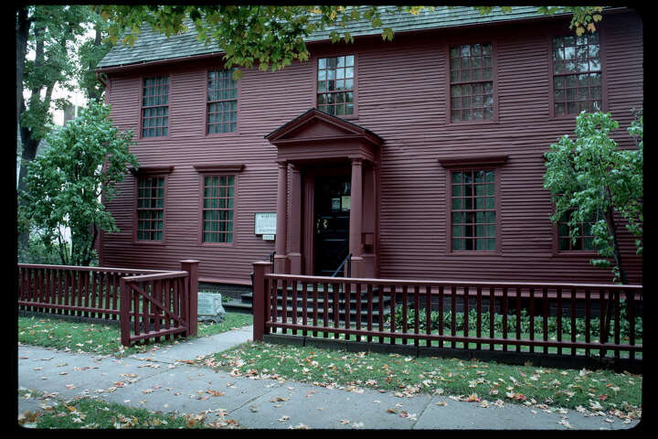 Eight mansion and house tours in CT to visit during the holidays