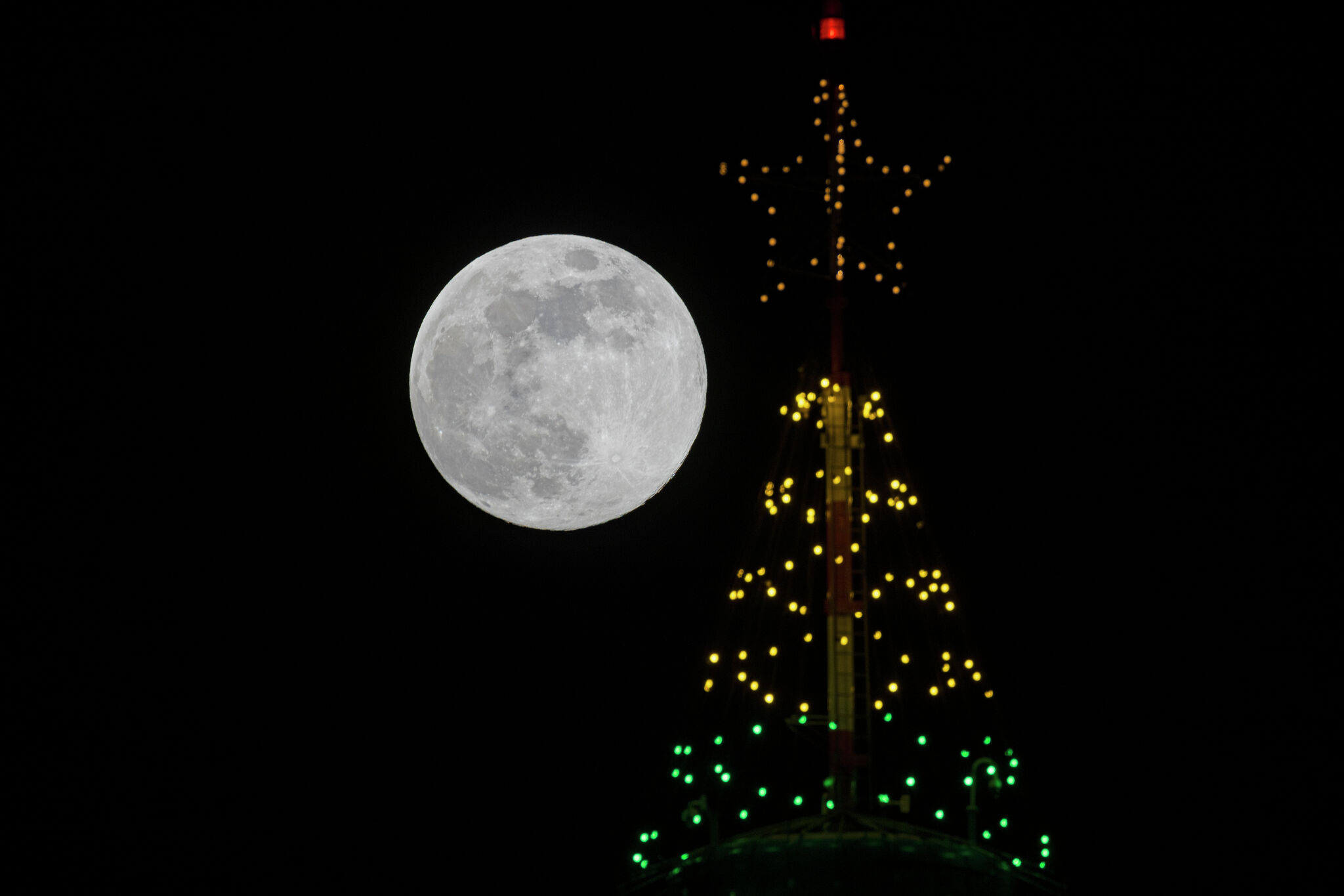 December cold moon supermoon: See it in Texas Thursday