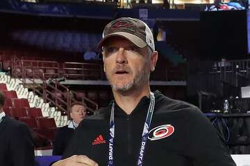 Texas billionaire Tom Dundon to sell stake in NHL team to buy NBA team
