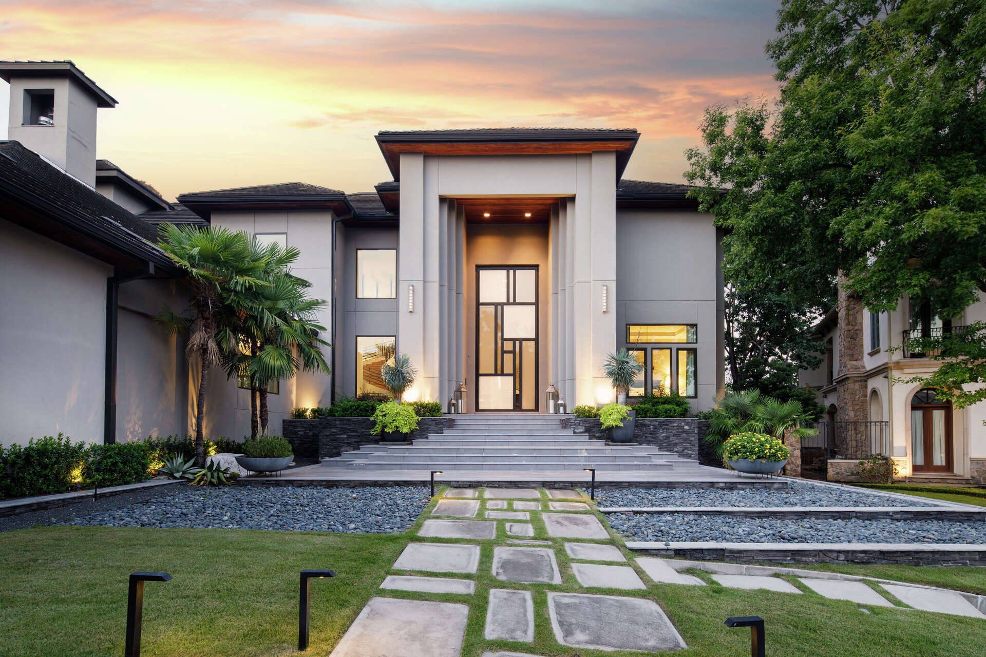 Former NBA star's 20,000-square-foot Houston home up for auction