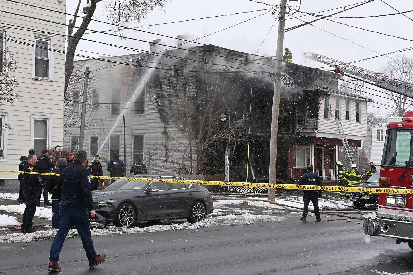 4 people injured, 13 displaced in Albany, NY, house fire