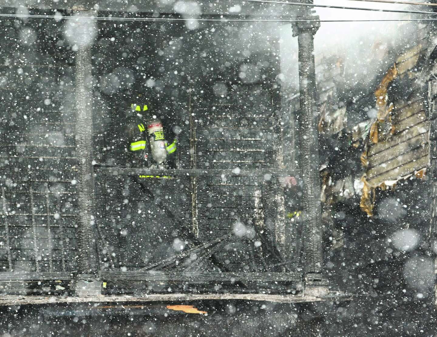 4 people injured, 13 displaced in Albany, NY, house fire