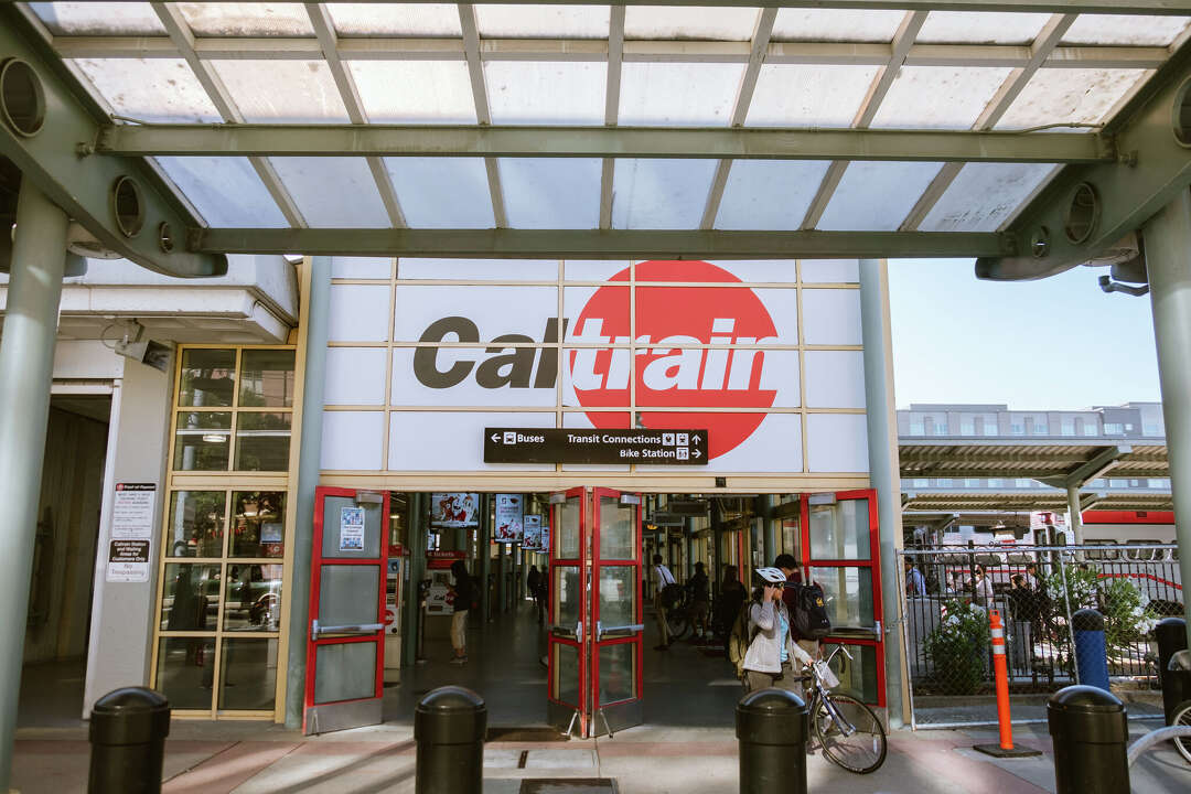 Caltrain lays out a plan to shut down and cut service