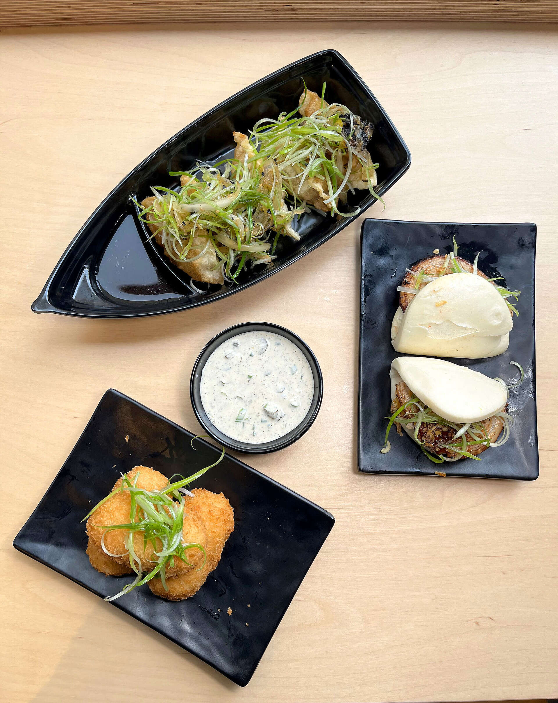 Kaedama Battleship draws large lunch crowd for ramen