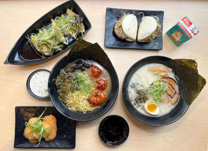 Kaedama Battleship draws large lunch crowd for ramen