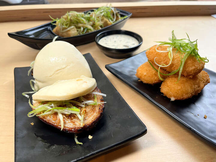 Kaedama Battleship draws large lunch crowd for ramen