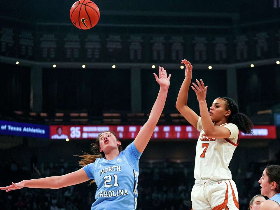 Golden: With guard Jordan Lee emerging, Texas' Big 3 will be a problem