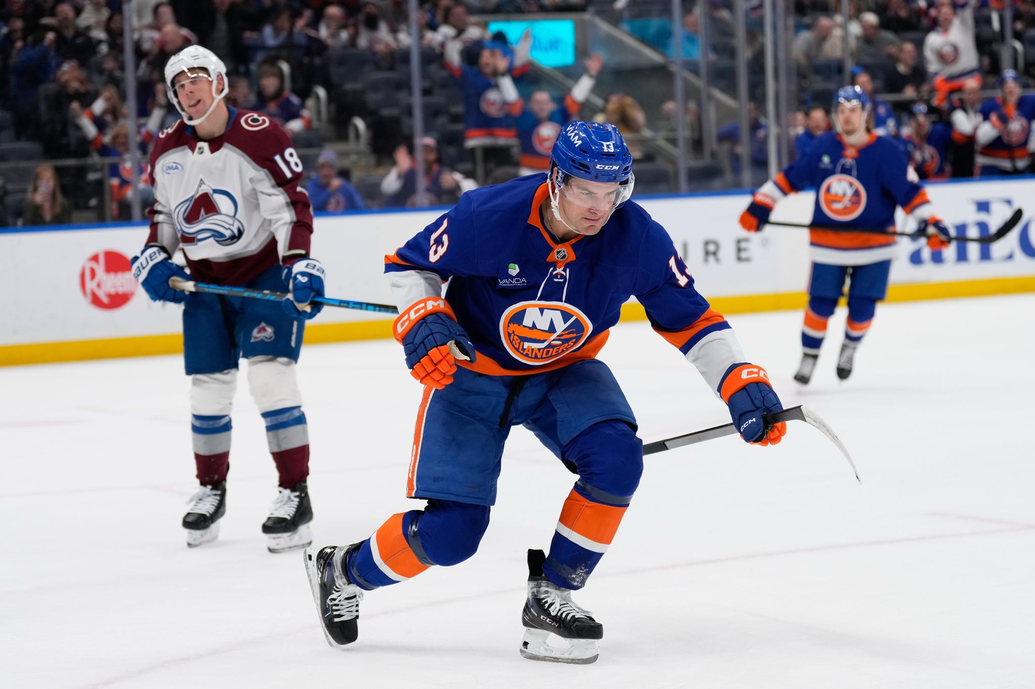 Barzal’s goal, 2 assists help Islanders beat Avalanche 6-3