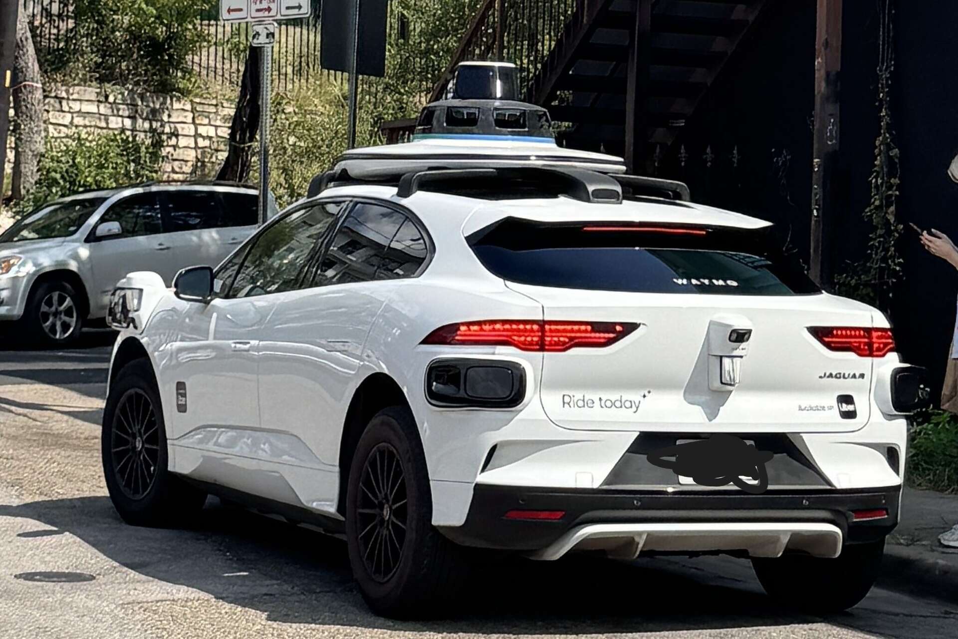 Waymo cars illegally passed Austin school buses 20 times