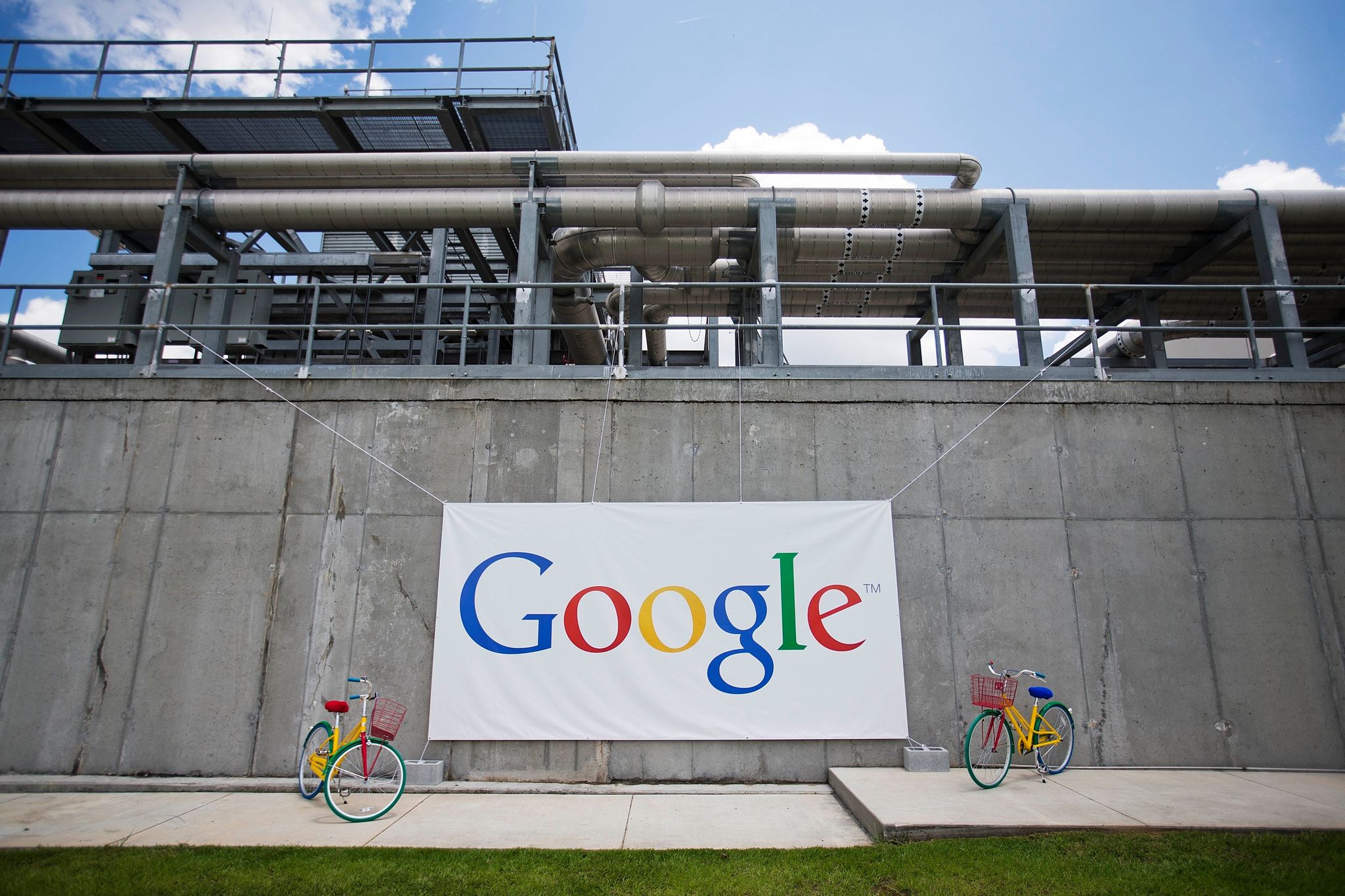 Feds pave the way for Big Tech to plug data centers right into power ...