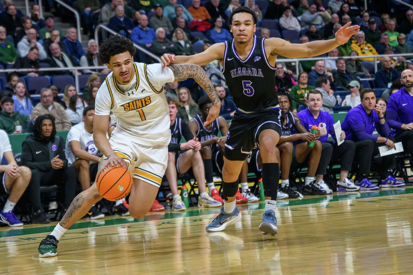 Siena men's basketball finishes rare western New York sweep